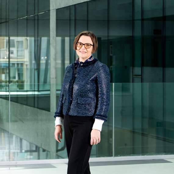 Anna Battauz | Department of Finance